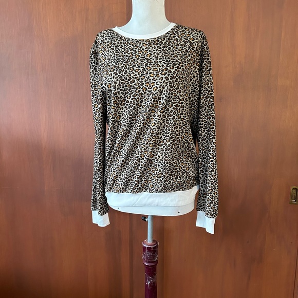 ZYIA | Tops | Zyia Active Leopard Print Top | Poshmark
